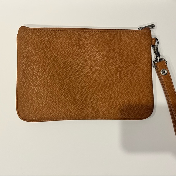 thirty-one | Bags | Thirtyone Rubie Mini With Wristlet Strap In Carmel ...